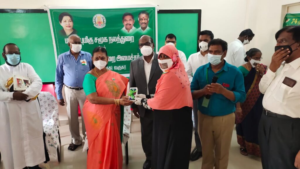 MYLAPORE TIMES - CSI School for the Deaf provides new smartphones to ...